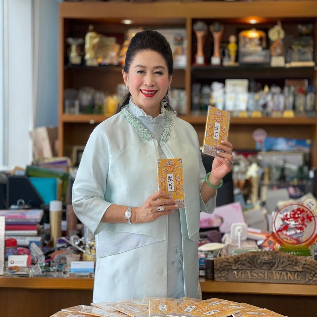 9 Potret terbaru Agassi Wang Yu, ratu horor 90-an yang kini jadi agen ...