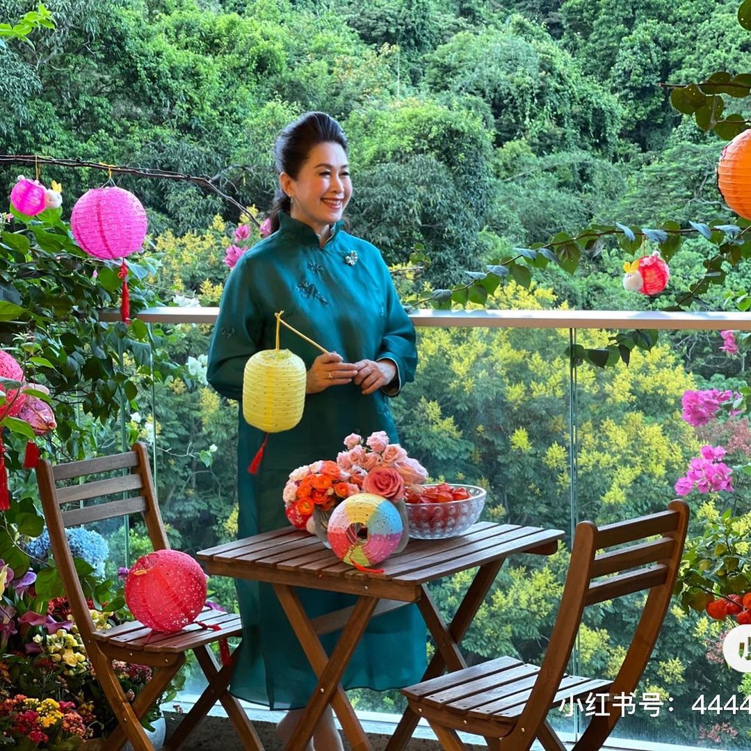 9 Potret terbaru Agassi Wang Yu, ratu horor 90-an yang kini jadi agen ...