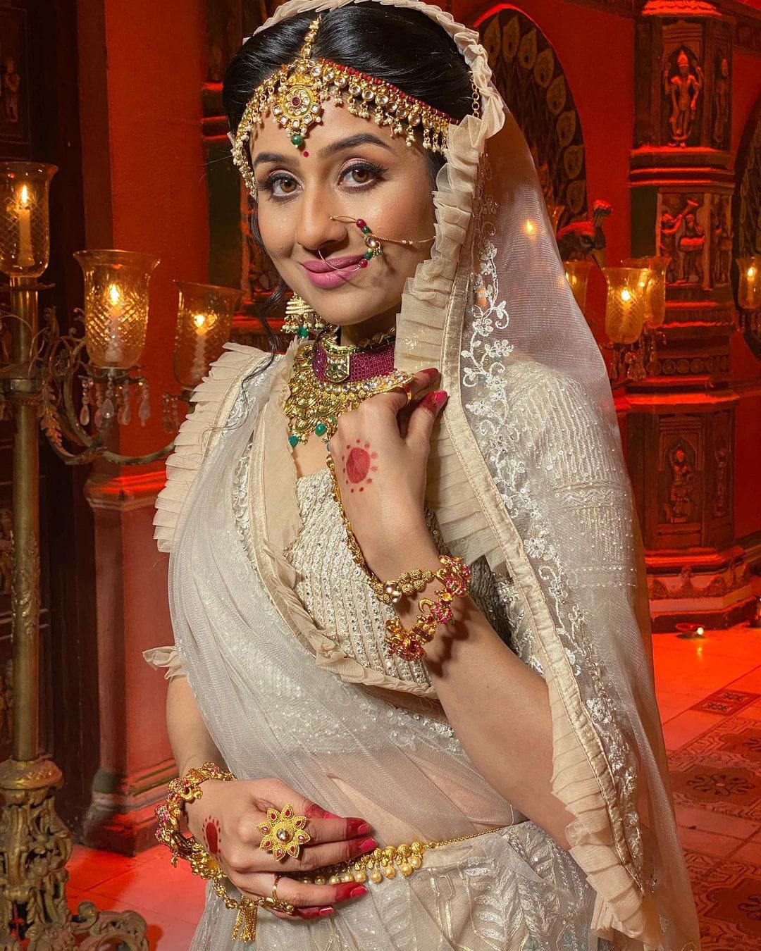 11 Potret terbaru Paridhi Sharma pemeran Ratu Jodha di serial Jodha ...